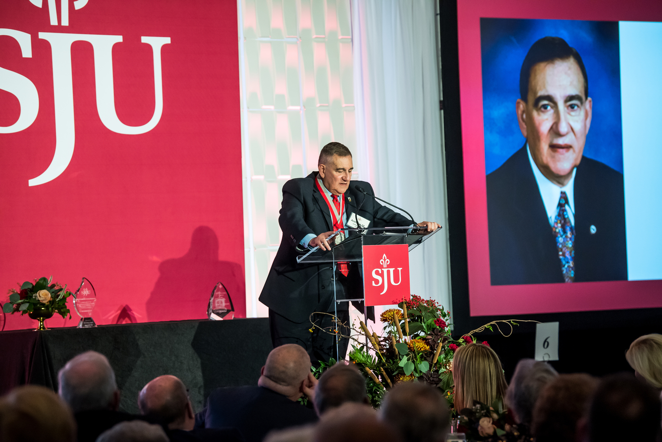 SJU Alumni Association - PHOTOS: Leadership Awards Dinner