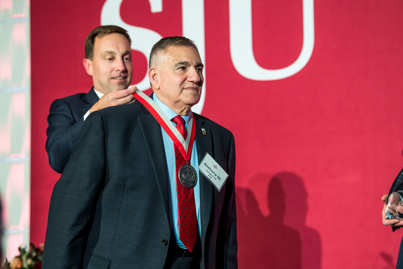 SJU Alumni Association - PHOTOS: Leadership Awards Dinner